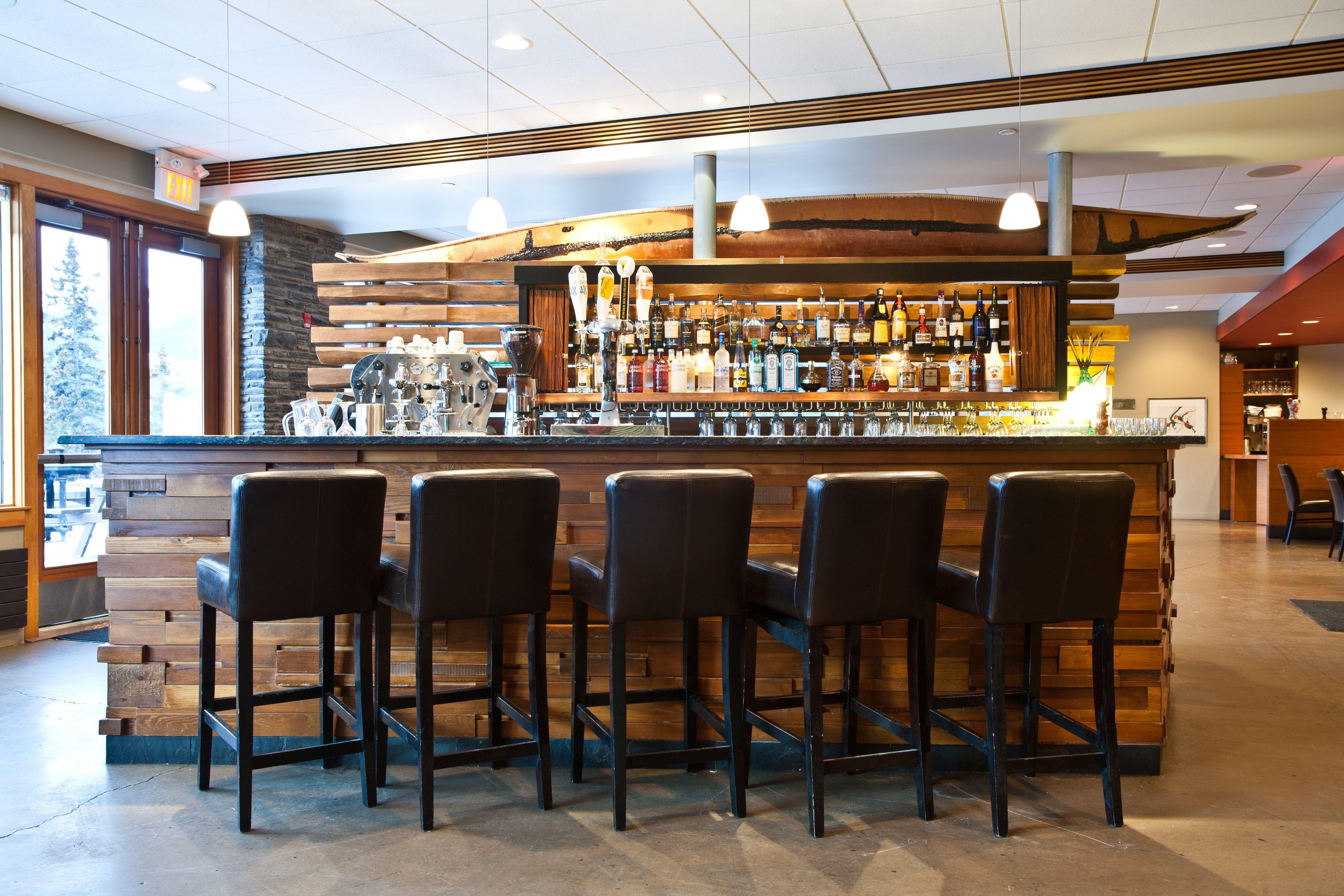 HOTEL JUNIPER HOTEL & BISTRO | ⋆⋆⋆ | BANFF, CANADA | SEASON DEALS FROM $205