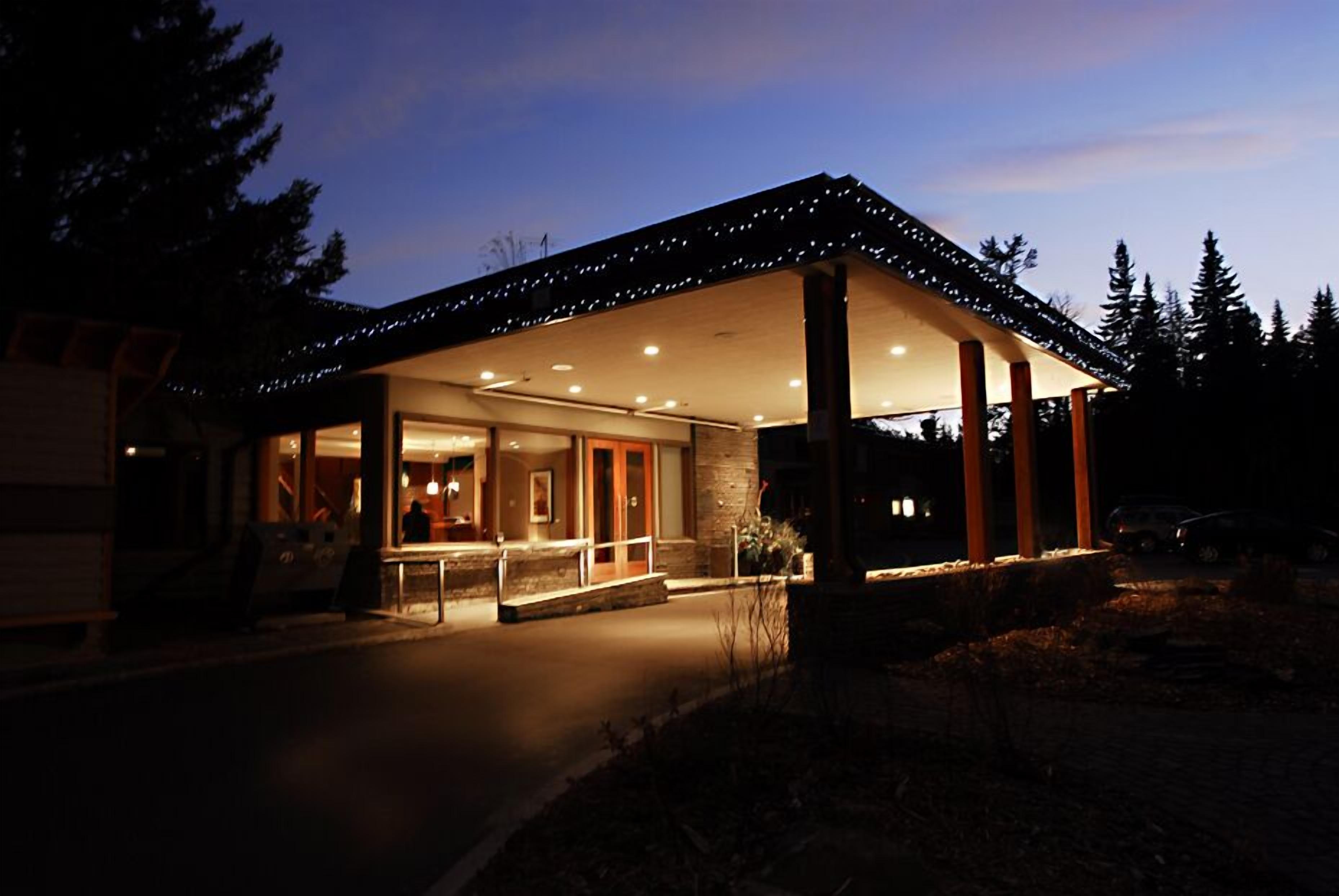 HOTEL JUNIPER HOTEL & BISTRO | ⋆⋆⋆ | BANFF, CANADA | SEASON DEALS FROM $205
