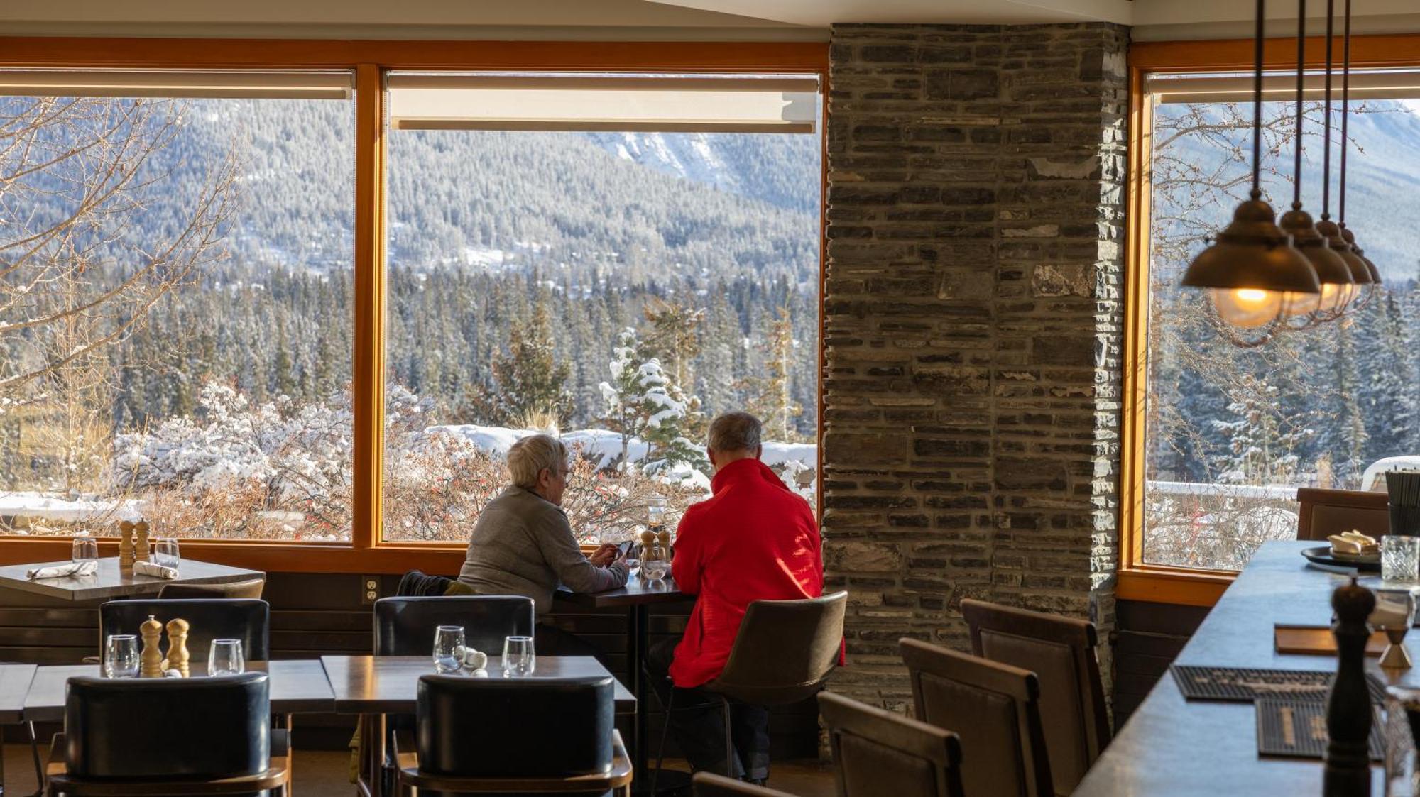 HOTEL JUNIPER HOTEL & BISTRO | ⋆⋆⋆ | BANFF, CANADA | SEASON DEALS FROM $205
