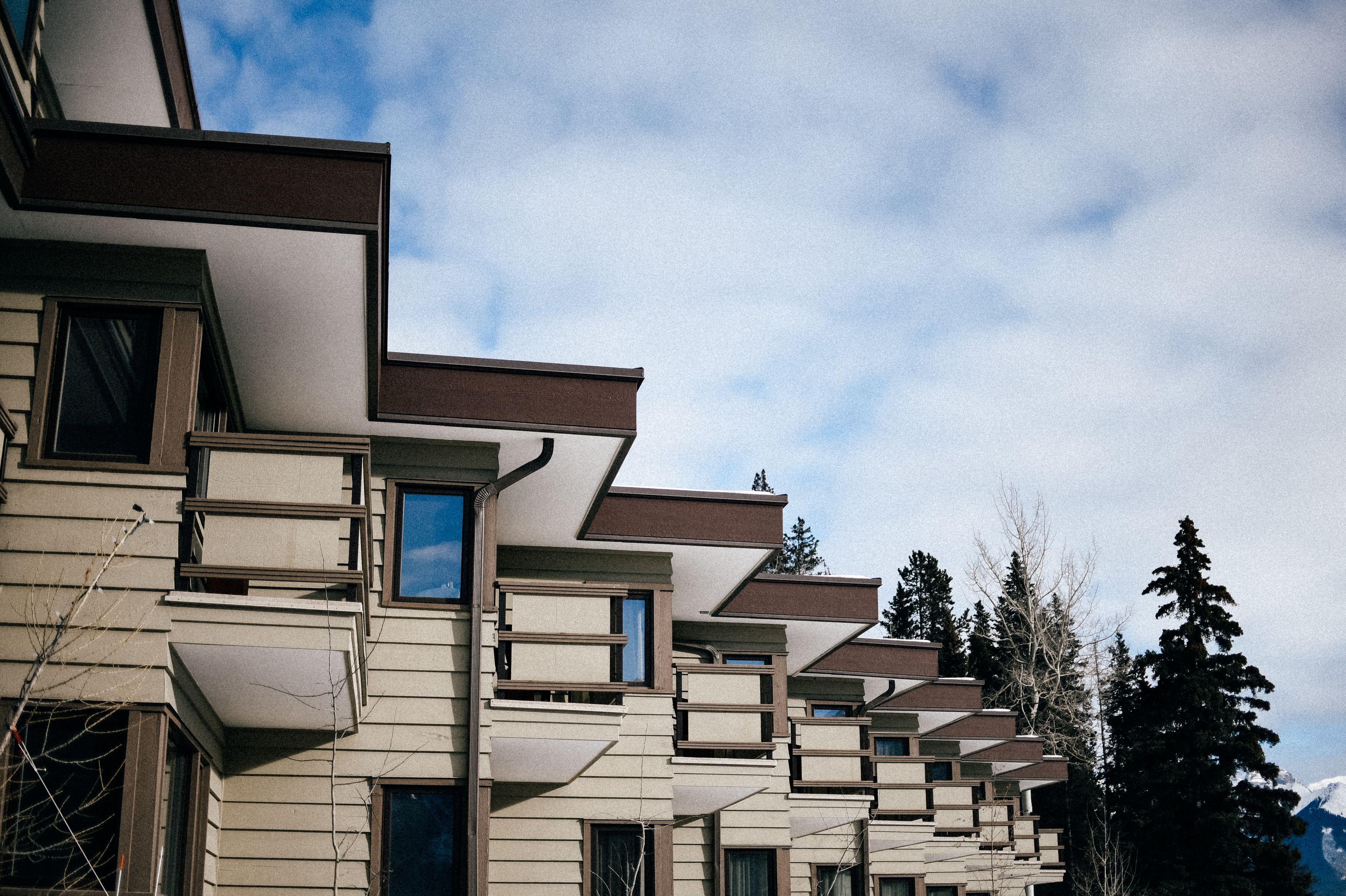 HOTEL JUNIPER HOTEL & BISTRO | ⋆⋆⋆ | BANFF, CANADA | SEASON DEALS FROM $205